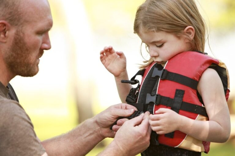 Top 6 Best Costco Life Jackets (Hyperlite) | Surf Hungry